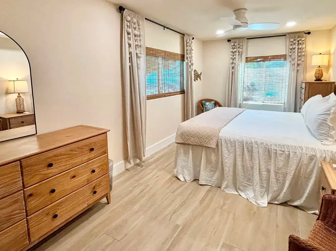 Private Heated Saltwater Pool And Dock - Cozy Beach Retreat - Fort Myers Beach, FL