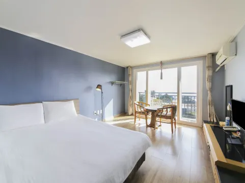 Stone And Wind Resort - Jeju-si