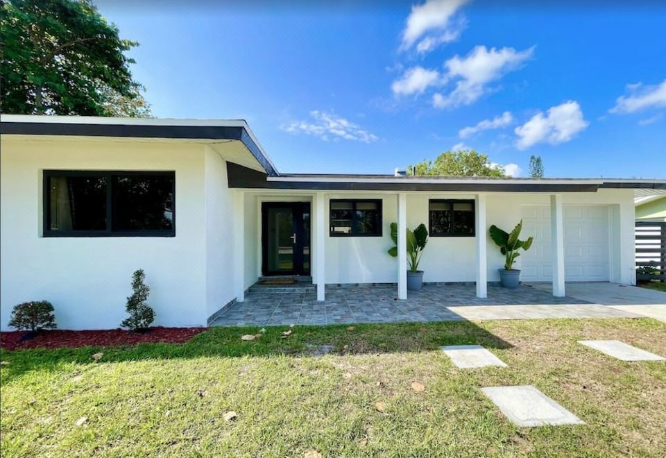 El Dorado Pool House,Cape Coral - Updated Prices & Hotel Reviews 2025 ...