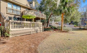 Lovely condo walkable to beach access with new deck, pool, central AC ...
