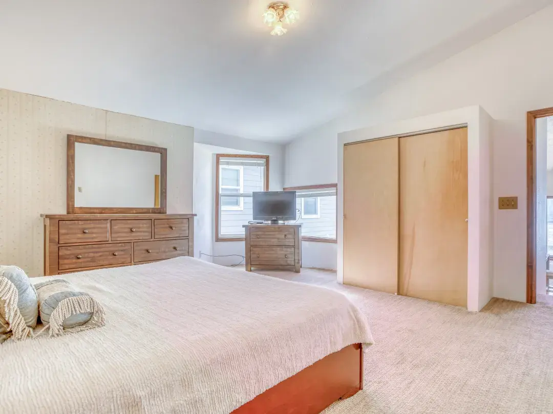 Ocean View And Contemporary Comfort - Stunning Coastal Retreat - Lincoln City, OR