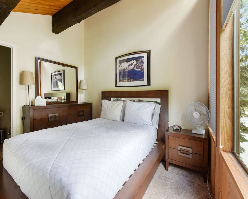 Cozy Retreat At The Kingswood Village - Lake Tahoe