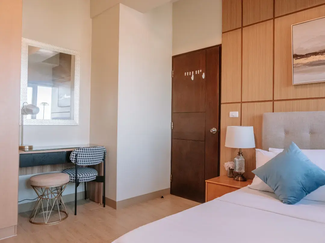 Elegant Living In The City - Iloilo