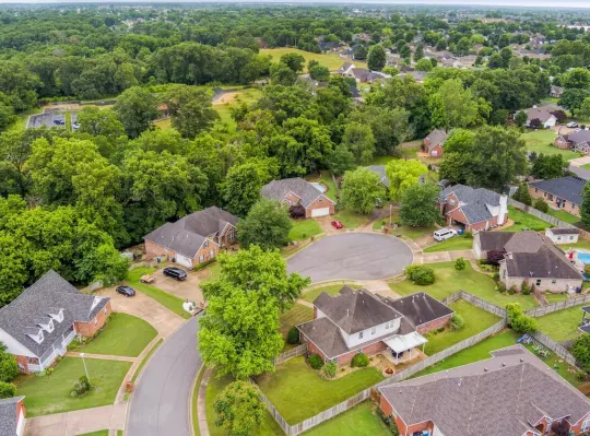 Ultimate Bike Storage And Outdoor Oasis - Charming Retreat - Bella Vista