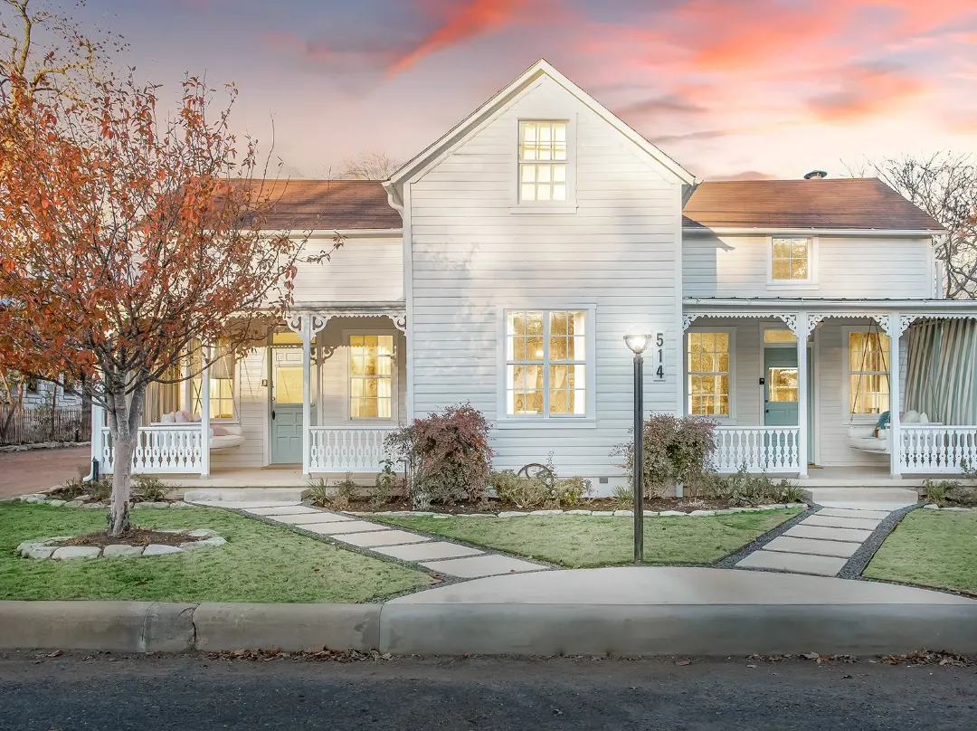 Charming Hot Tub Retreat - Historic Home | Wifi | Fireplace - Fredericksburg, TX