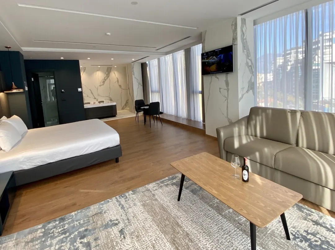 Black Diamond Hotel - Tirana