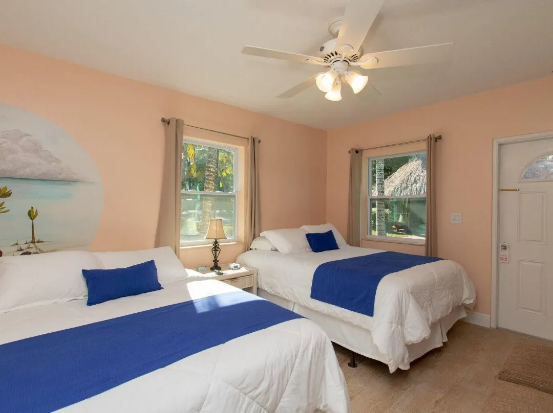 Sunset Cove Beach Resort - Key Largo, FL