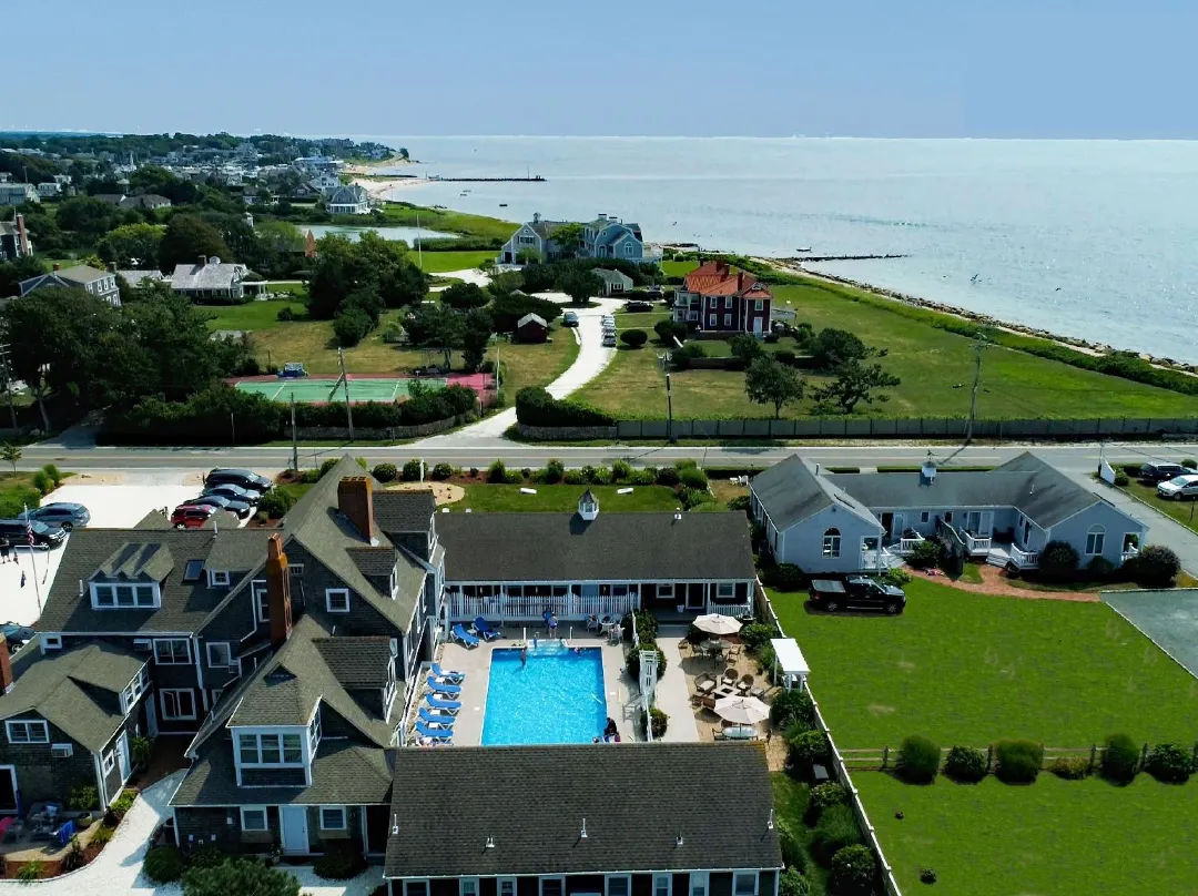 Shore Haven Inn - Oak Bluffs, MA