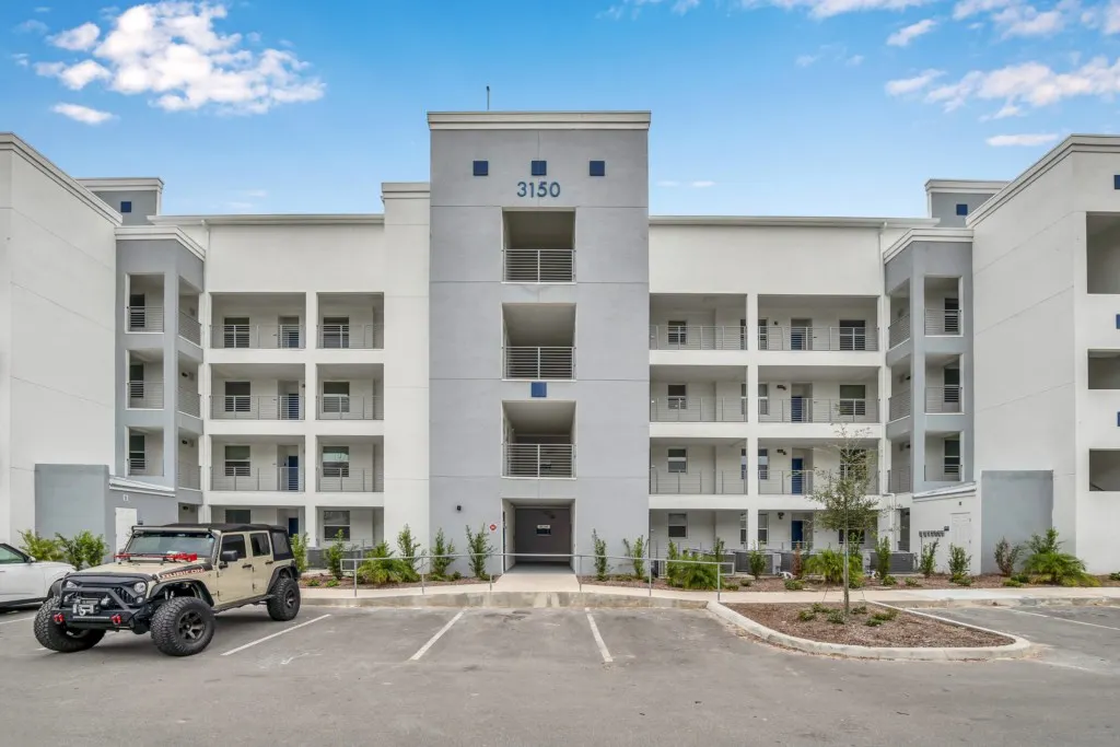 Resort Access With Private Balcony And Lazy River - Stylish Retreat - Orlando