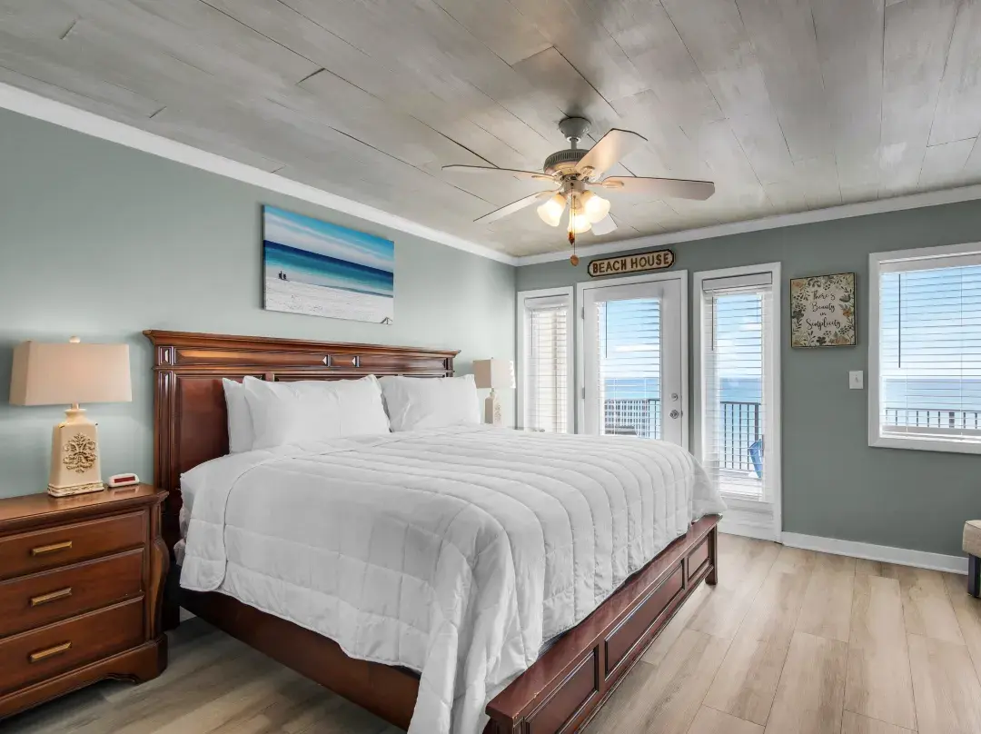Three Balconies And Gulf Access - Stunning Beachfront Haven - Destin