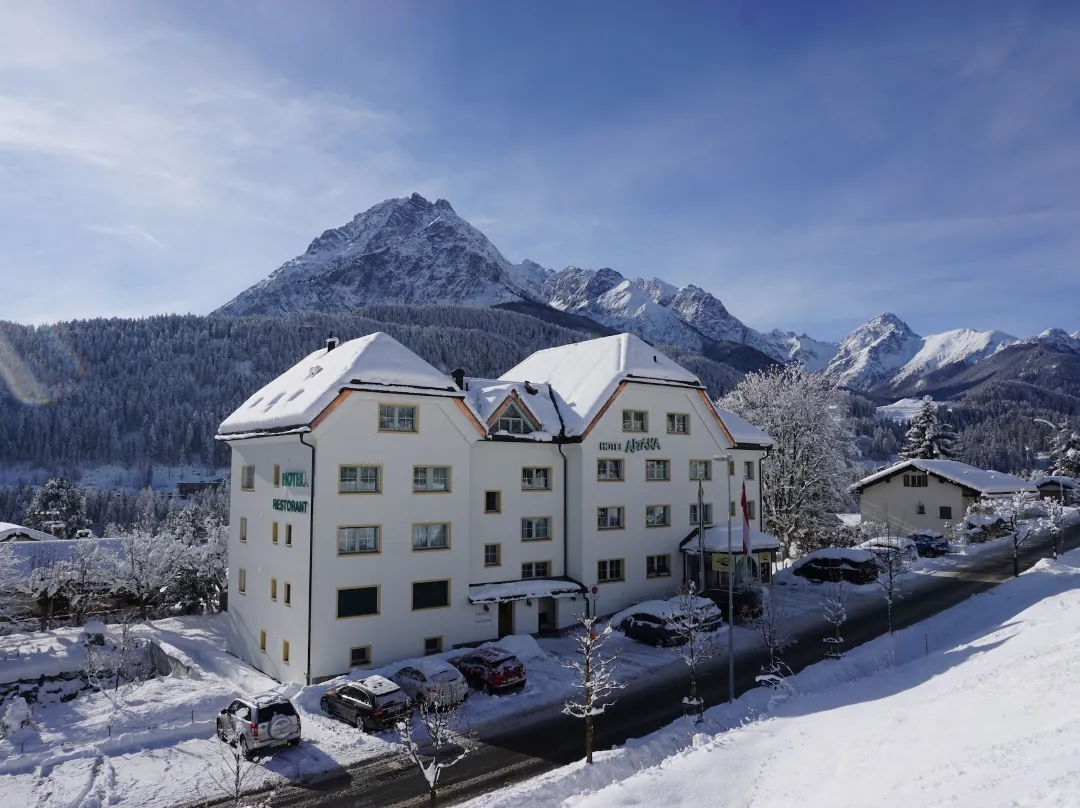 Typically Swiss Hotel Altana - Tarasp