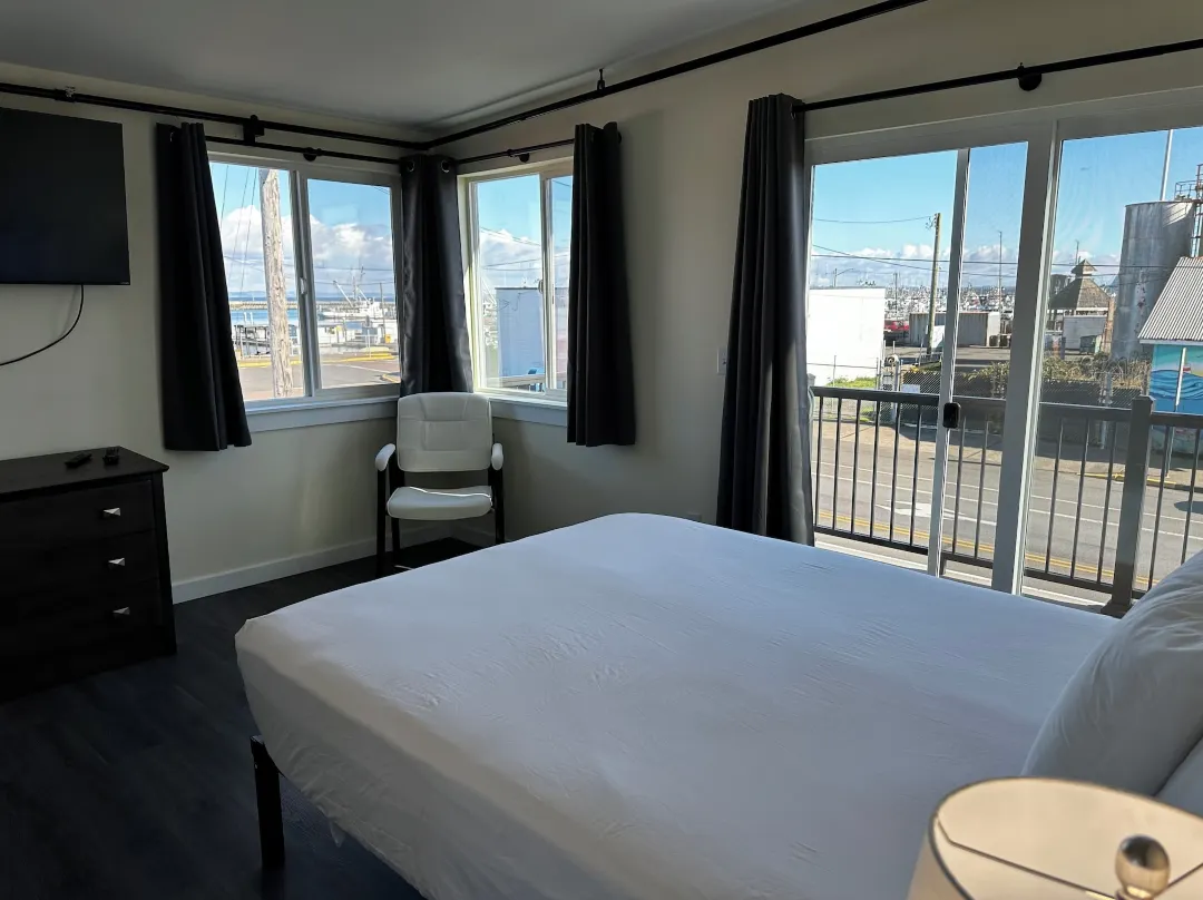 Dock Street Inn - Ocean Shores, WA