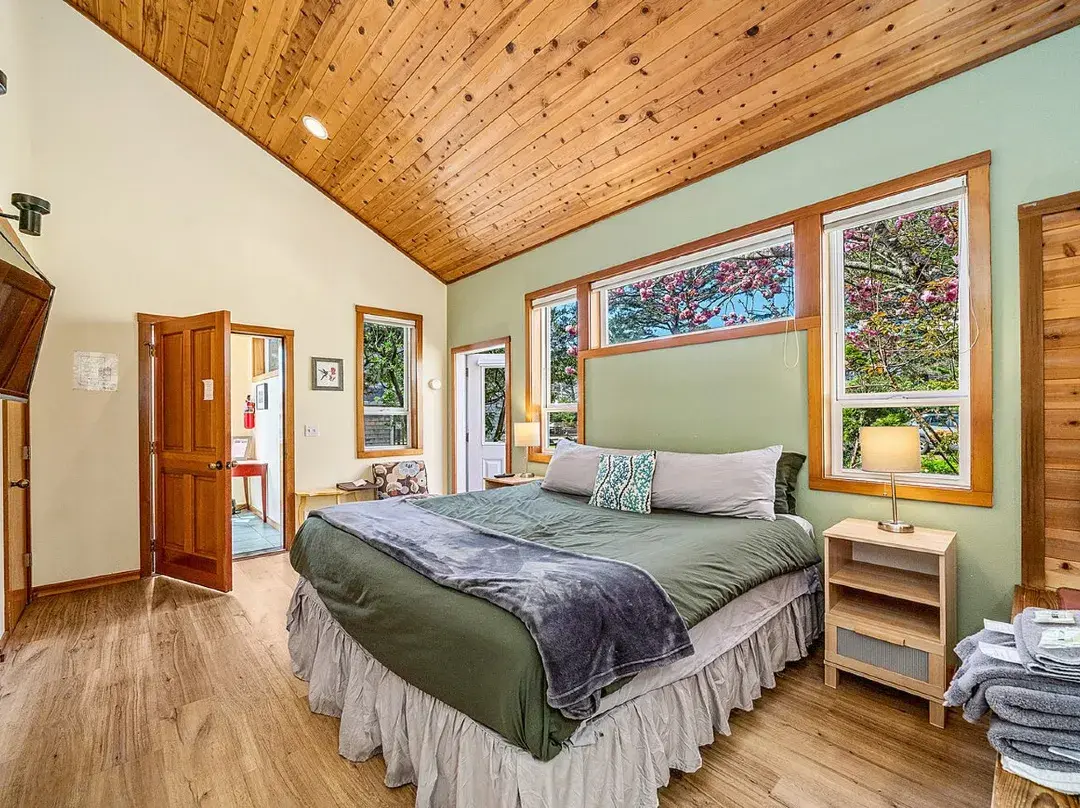 The Inn At Manzanita - Manzanita, OR