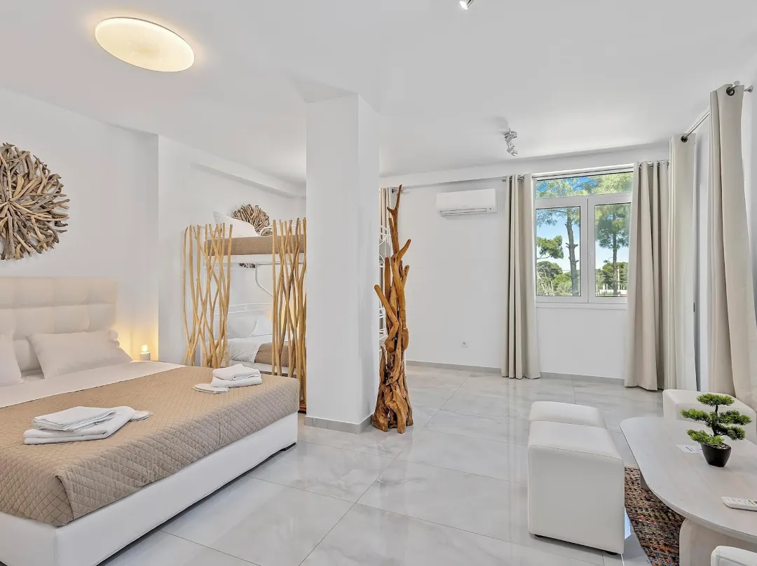 Alekos Luxury Suites Free 24h Transportation From - To Airport - Cyclades