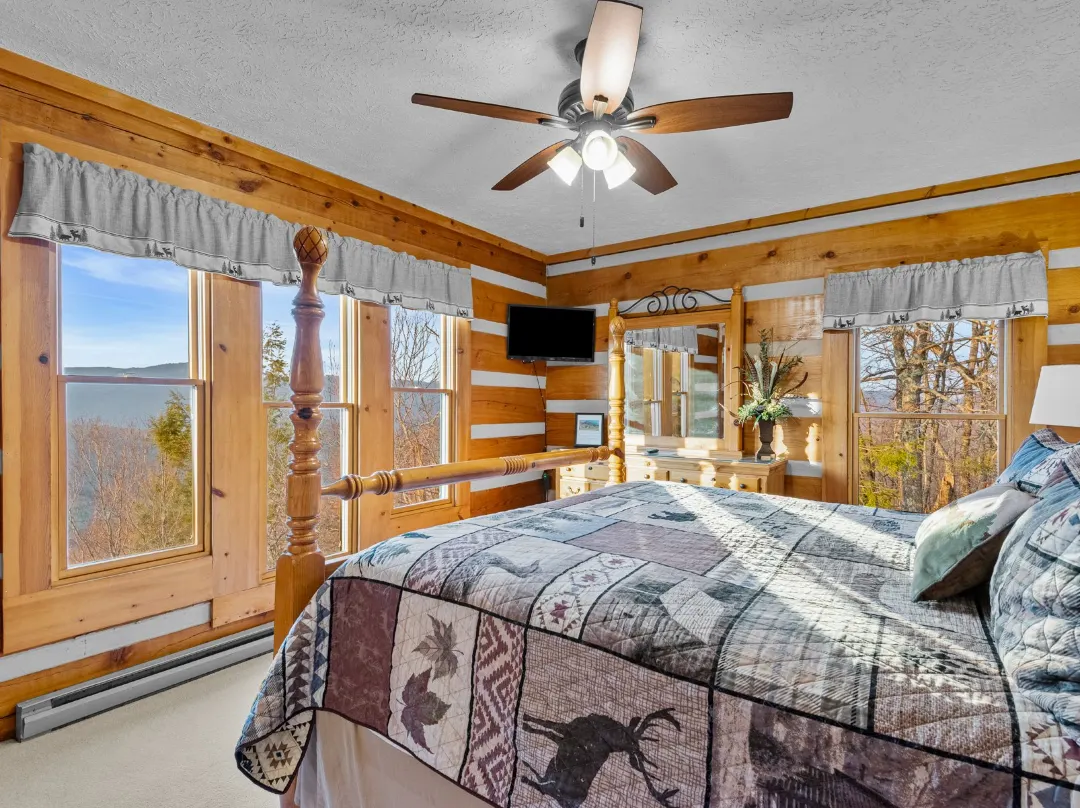Stunning Mountain Views And Cozy Fireplace - Charming Log Cabin Retreat - Sugar Mountain, NC