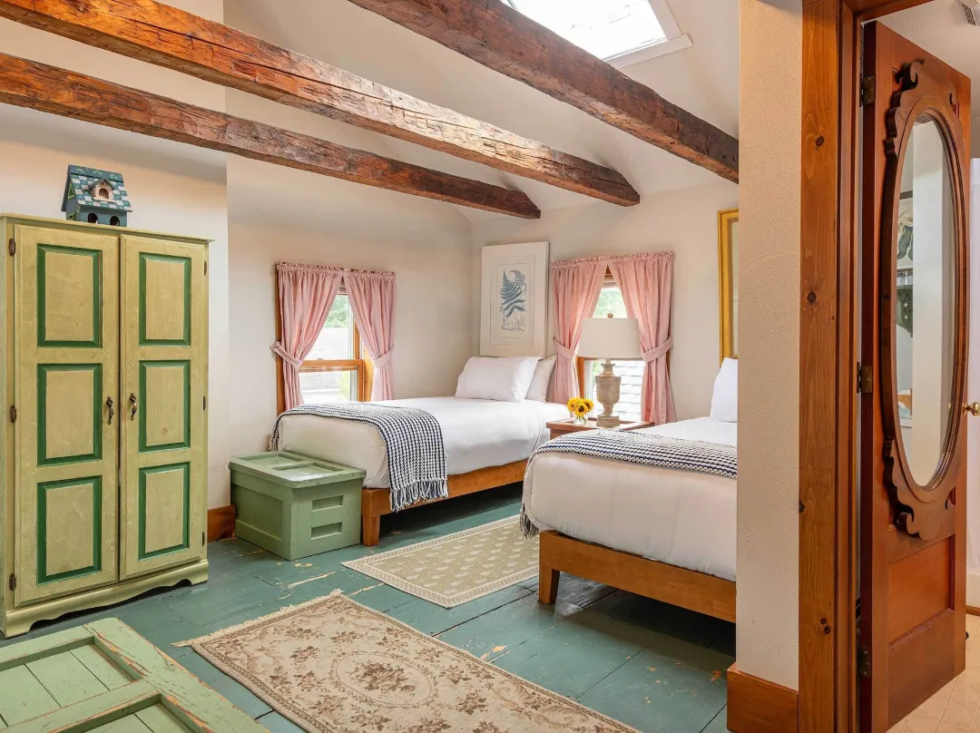 Old Stagecoach Inn - Stowe, VT