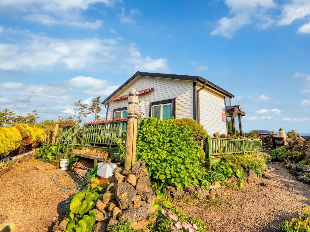 Jeju Kkot Hyang Gi Badasori Pension - Jeju-si