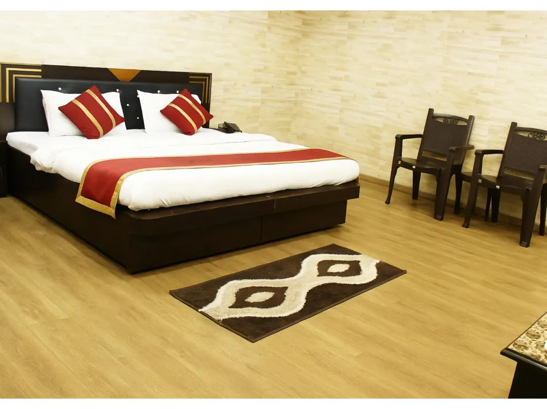 Goroomgo Madhu Palace Katra - Katra