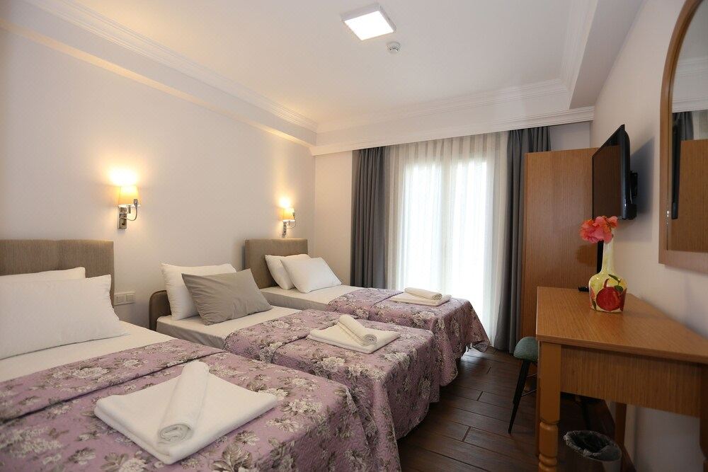 Ataçesme Otel - Çeşme