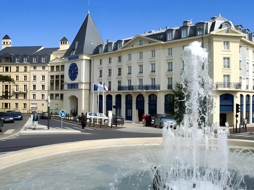 Le Grand Hôtel Du Plessis-robinson - Châtenay-Malabry