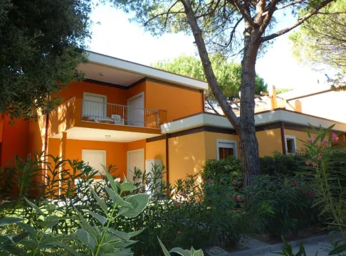 Rilassati Con Vista Sulla Piscina - Bibione