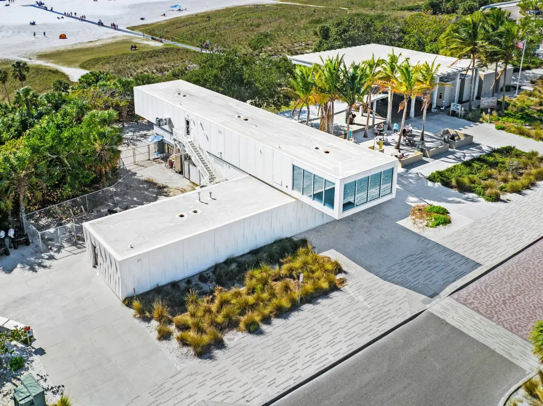 Exclusive Beach Access And Three Heated Pools - Stunning Coastal Retreat - Siesta Key, FL