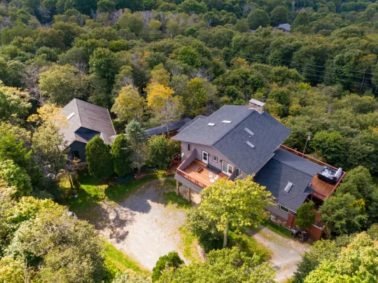 Breathtaking Mountain Views And Game Area - Charming Ski Retreat - Beech Mountain, NC