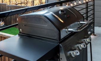 Luxe Loft with Hot Tub, Pool Table, Balcony, BBQ, Dallas - 2025 Updated ...