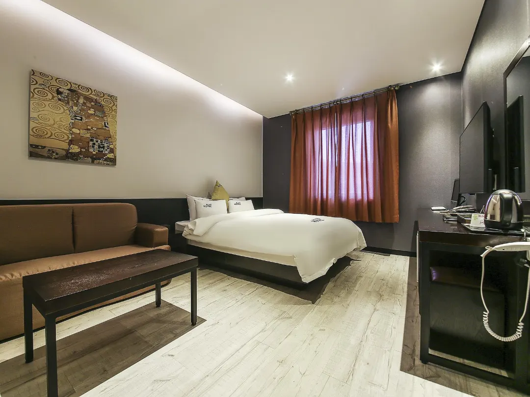 Paju West Hill Hotel - Paju