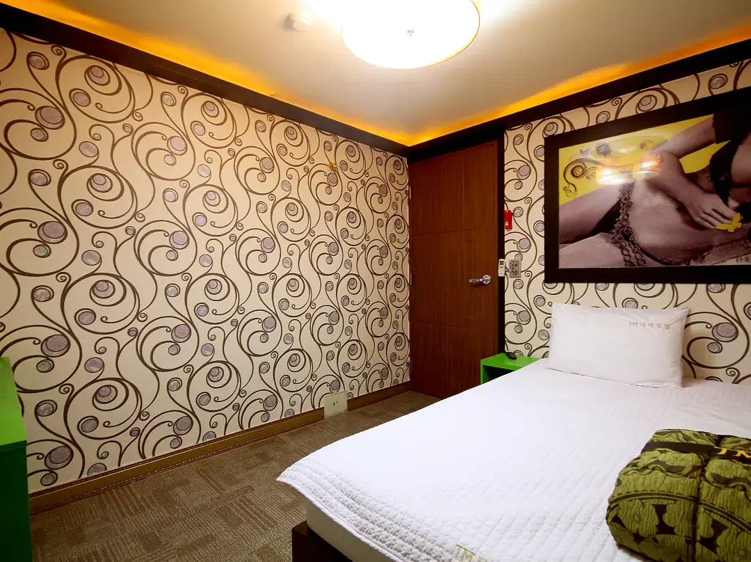 Changwon Palyongdong Theme Motel - 경상남도