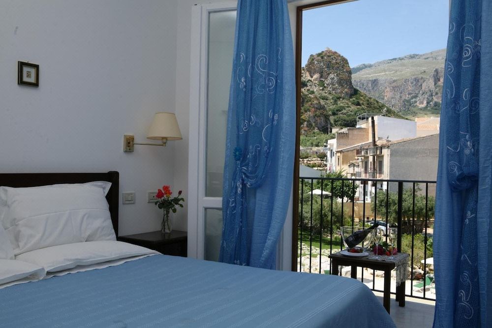 Hotel Ristorante Torre Bennistra - Scopello