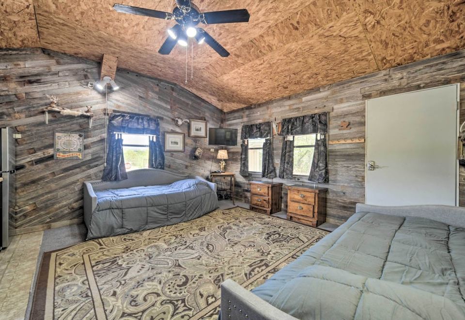 2 Rustic Cabins w/ Porches on Remote Ranch!,Uvalde County - تم التحديث ...