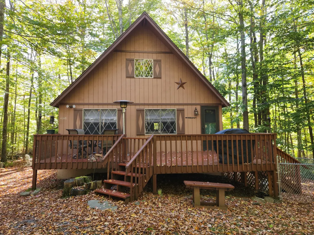 Large Deck, Fire Pit And Modern Amenities - Cozy Tranquil Retreat - Pocono Pines, PA
