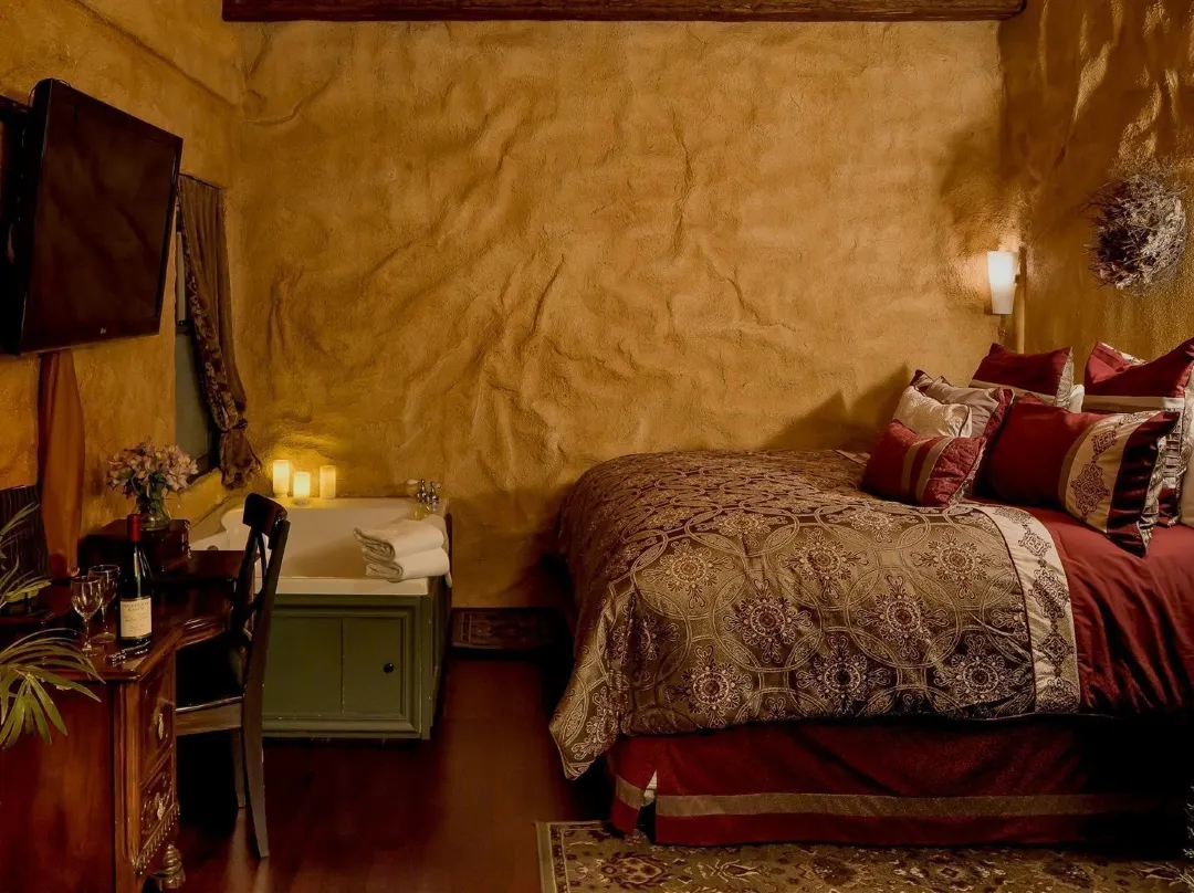 Cabernet House, An Old World Inn - Napa, CA