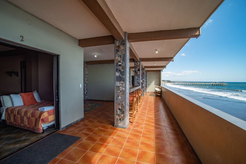Ast Surf Hotel - La Libertad