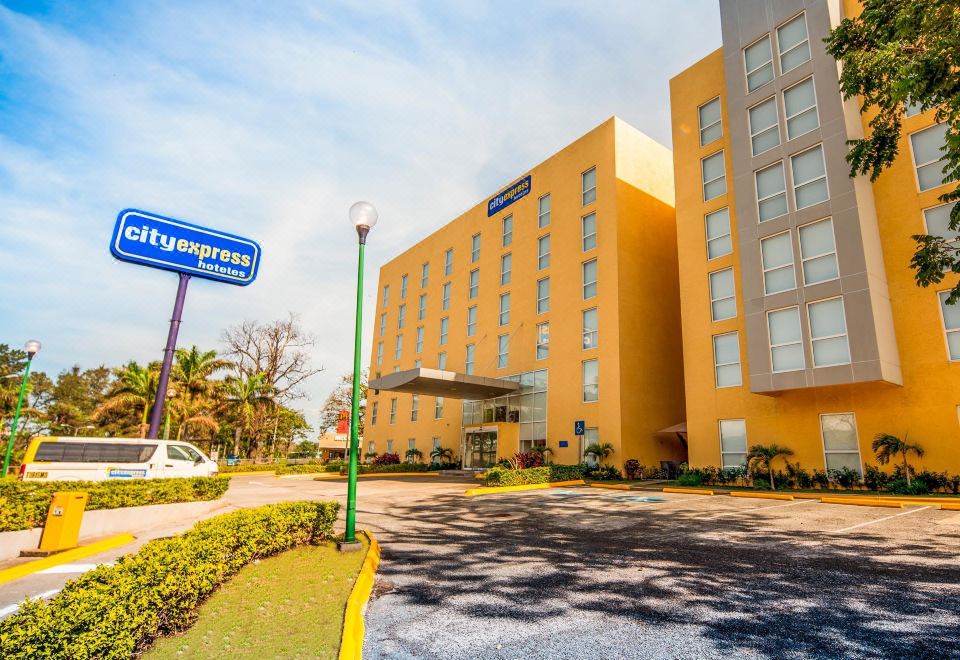 City Express by Marriott San Jose Costa Rica,Heredia - Updated 2024 ...