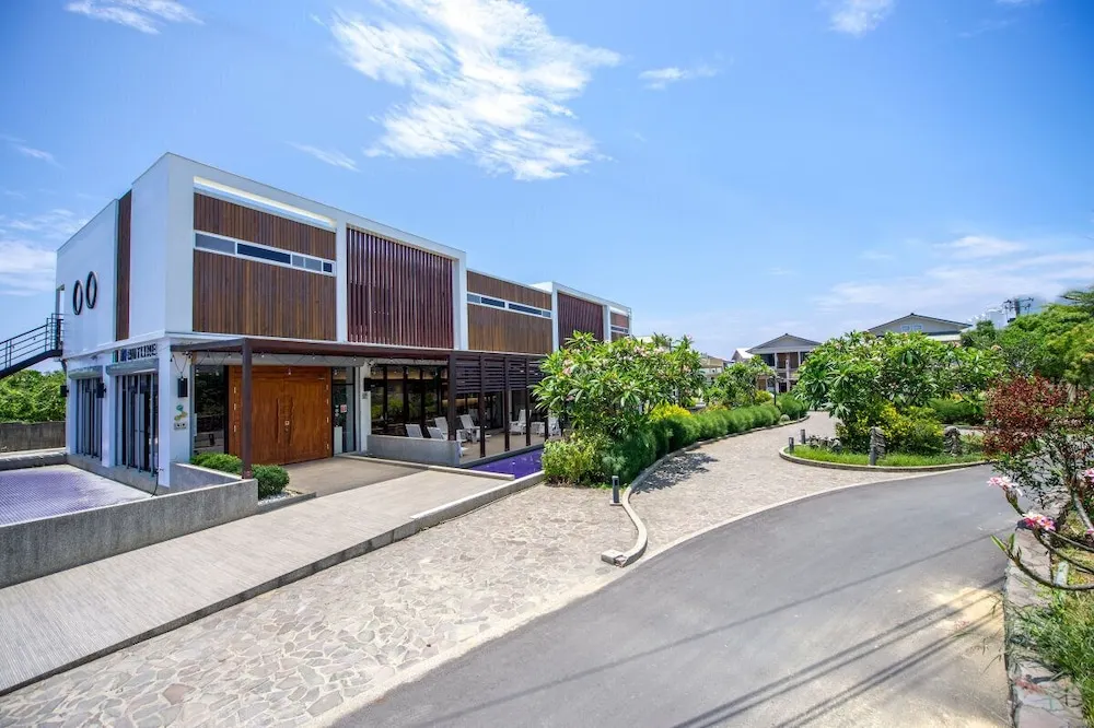 Outline Hotel - Donggang Township