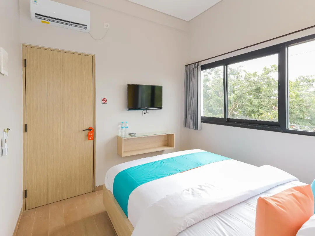 Sans Hotel Clover Ace Surabaya By Reddoorz - Surabaya