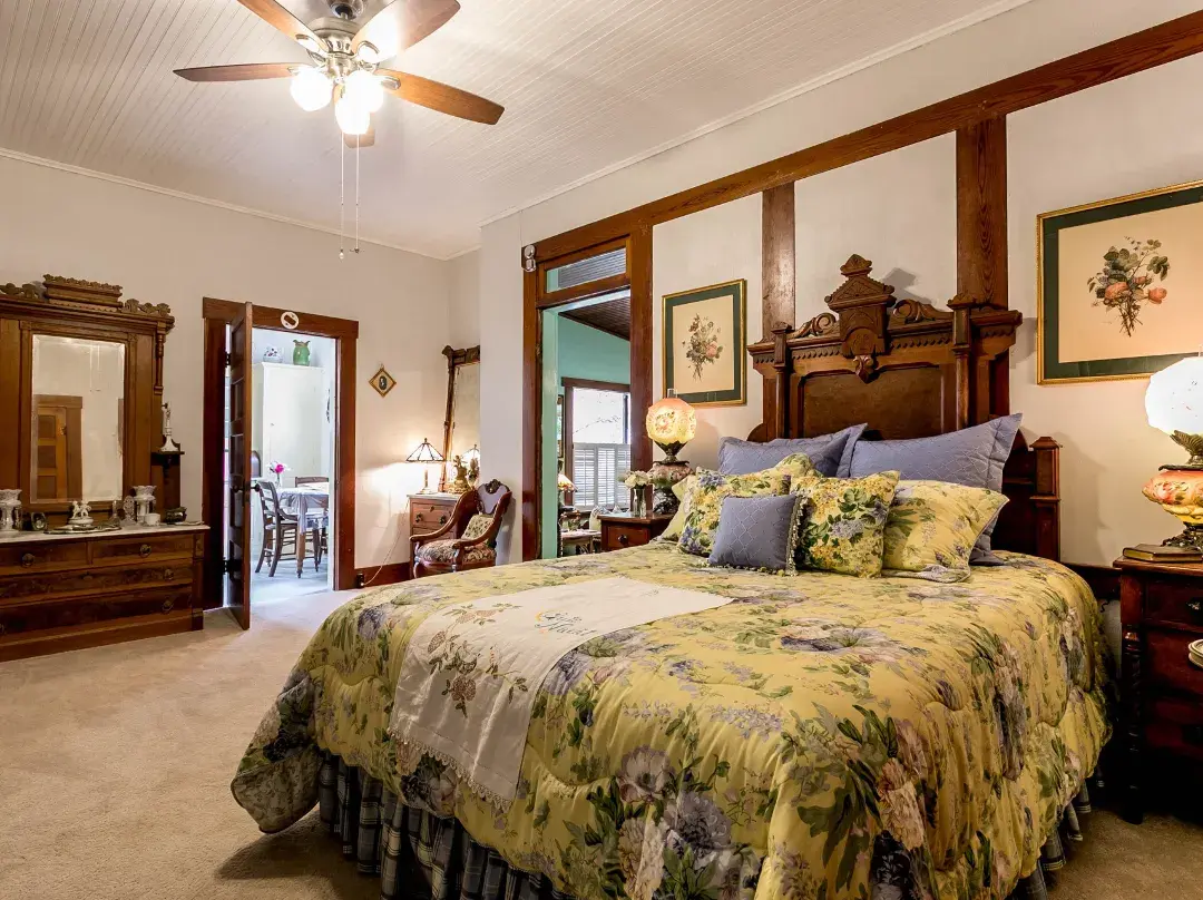 Charming Gem - Historical Elegance, Luxurious Setting - Fredericksburg, TX