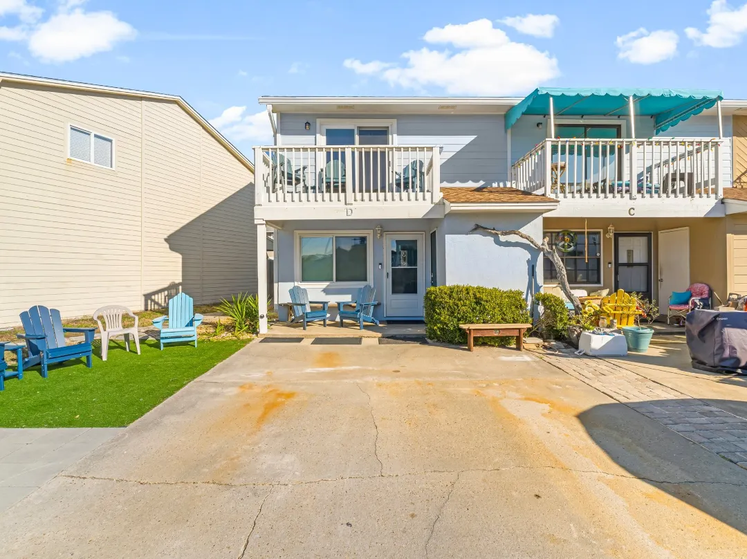 Private Outdoor Space And Modern Kitchen - Charming Coastal Retreat - Rosemary Beach, FL