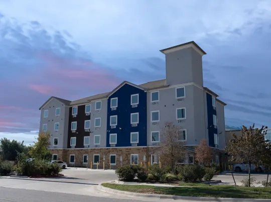 Texas Bungalows Hotel And Hotel Que At I35 Austin Pflugerville - Austin