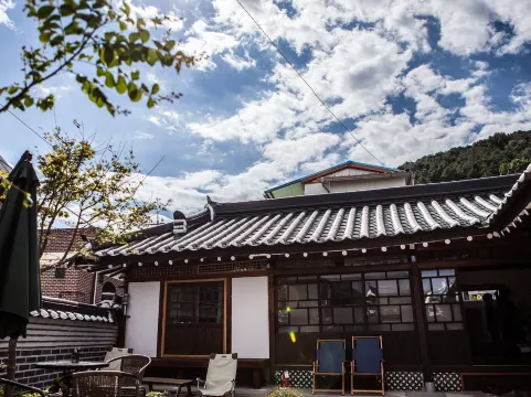 Bonghwangjae Hanok - 신관동