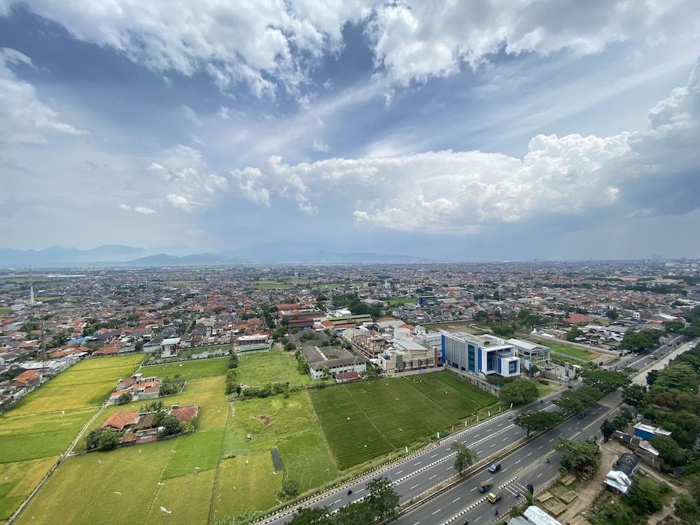 Bright 2br At Tamansari Panoramic Apartment - Bandung