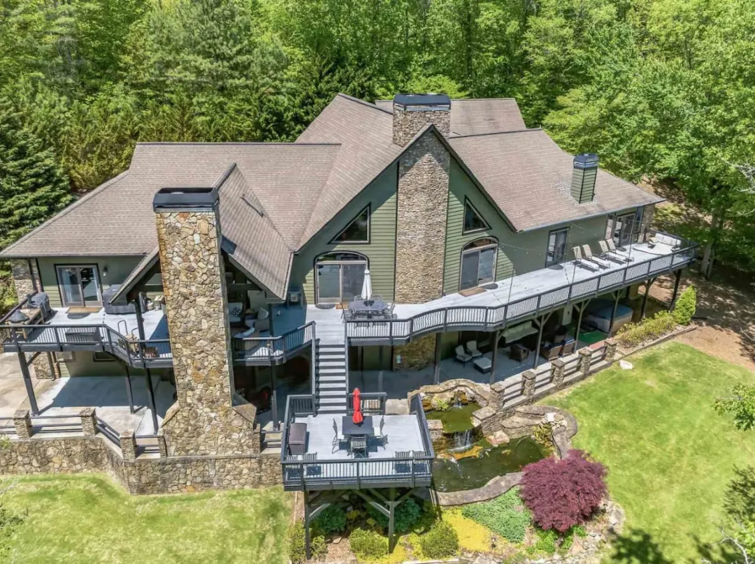 River Front, Hot Tub, Game Room & Theater - Stunning Tranquil Oasis - Blue Ridge, GA