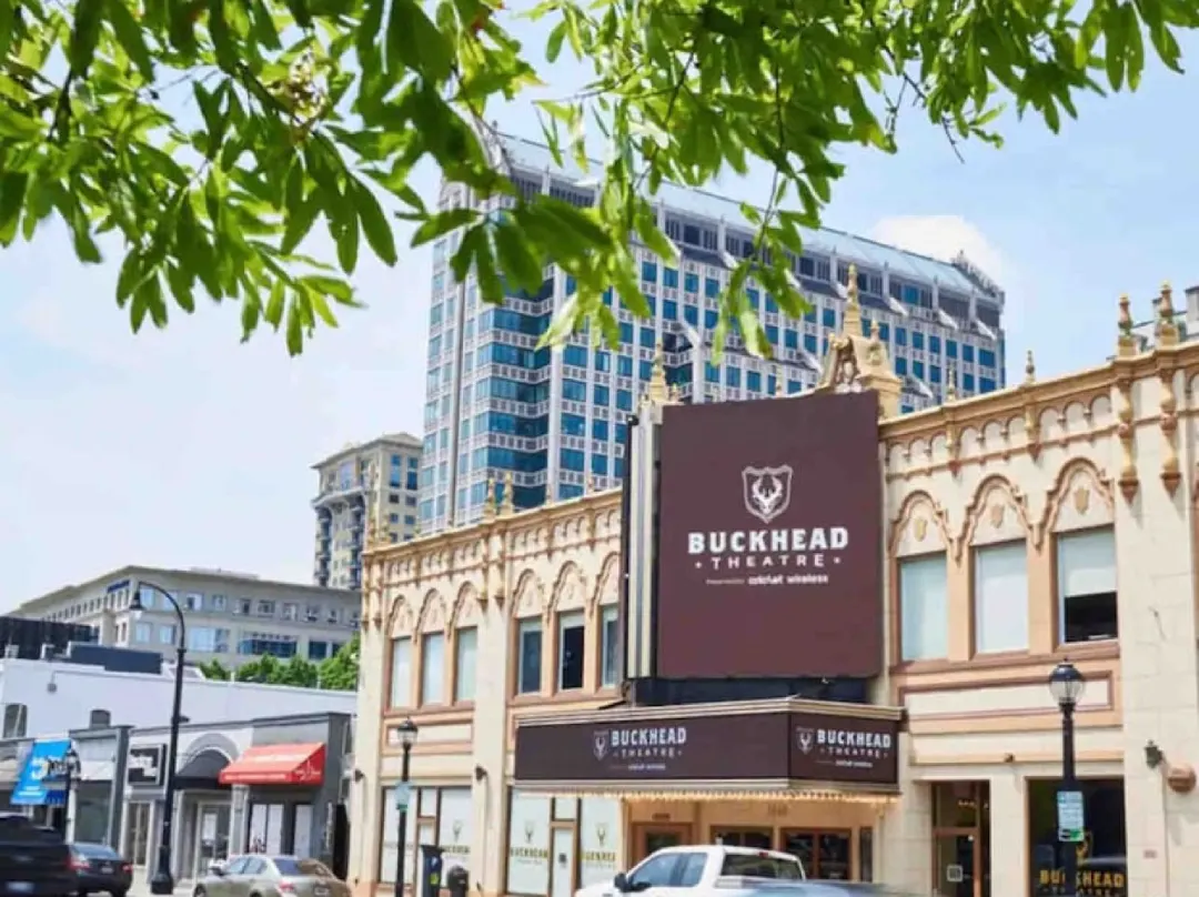 Resort Style Pool And Modern Amenities - Stylish Luxury Escape - Atlanta, GA