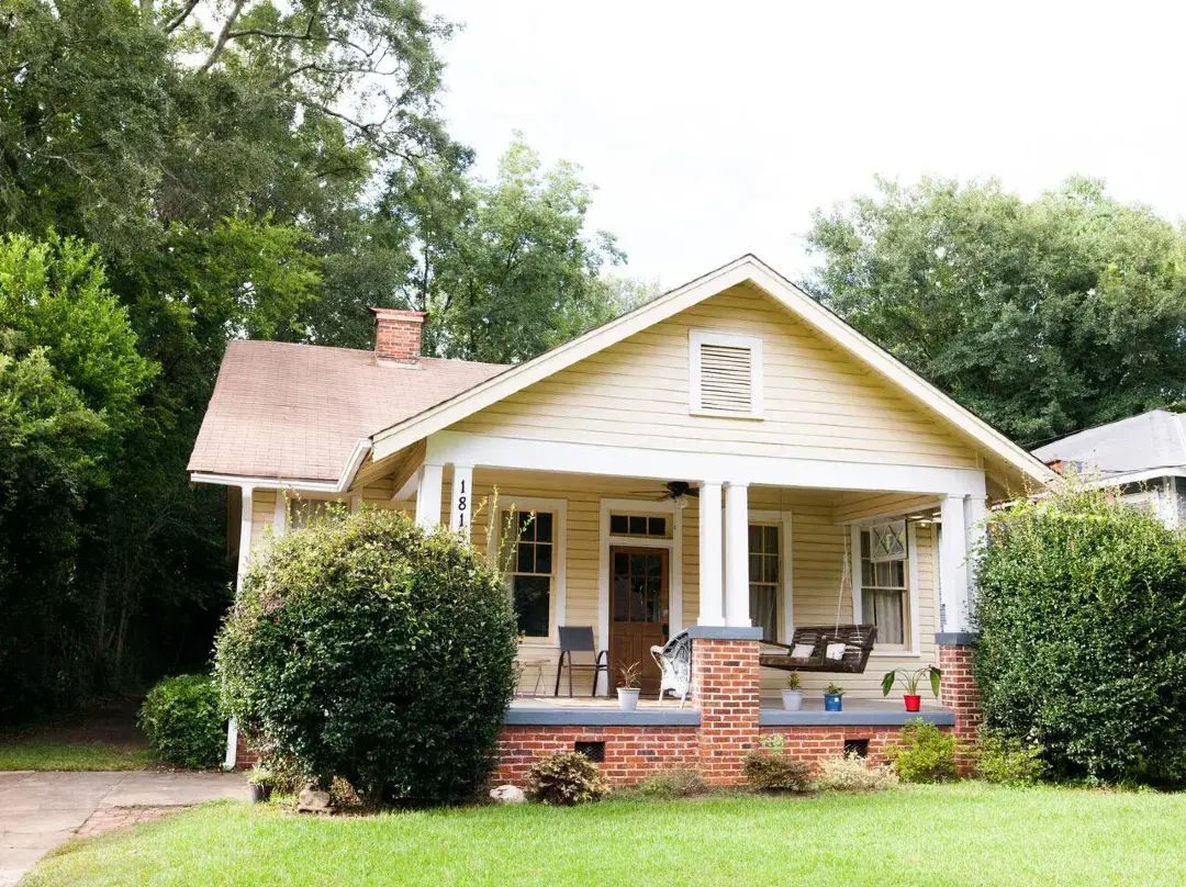 Spacious Kitchen And Cozy Retreat - Charming Family Haven - Montgomery, AL