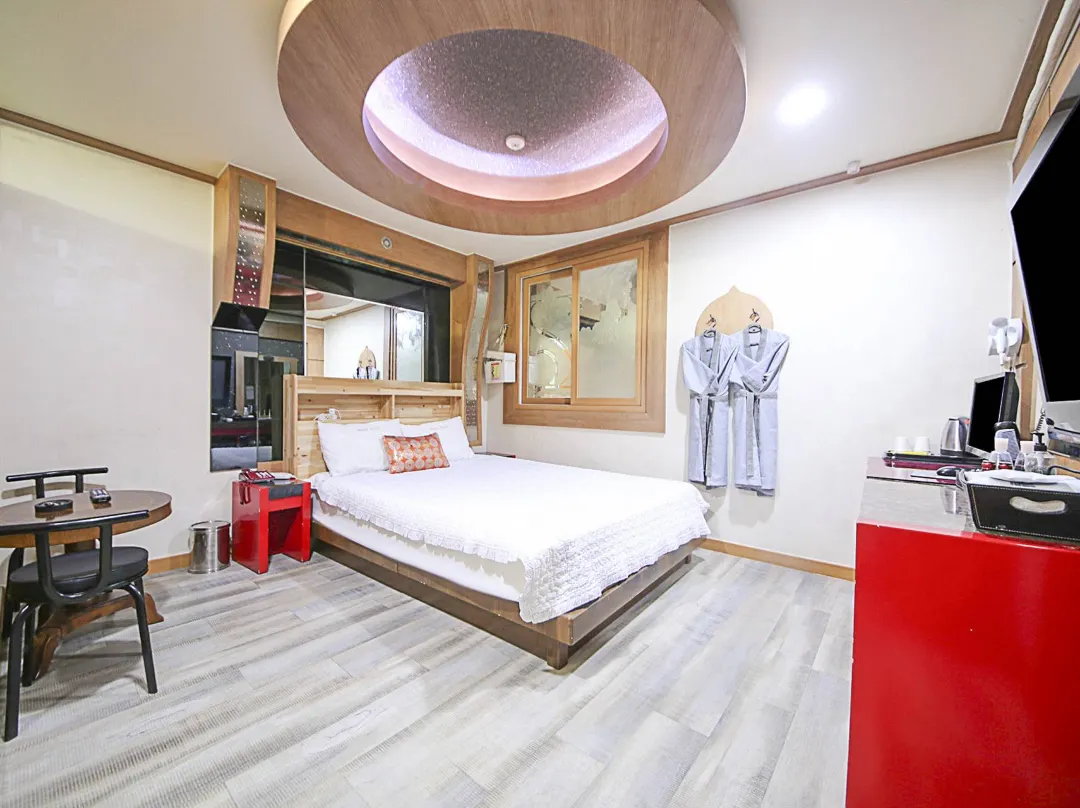 Jinju Bm Motel - 남해군