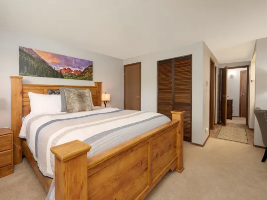 Scenic Forest Views And Cozy Fireplace - Charming Winter Getaway - Winter Park, CO