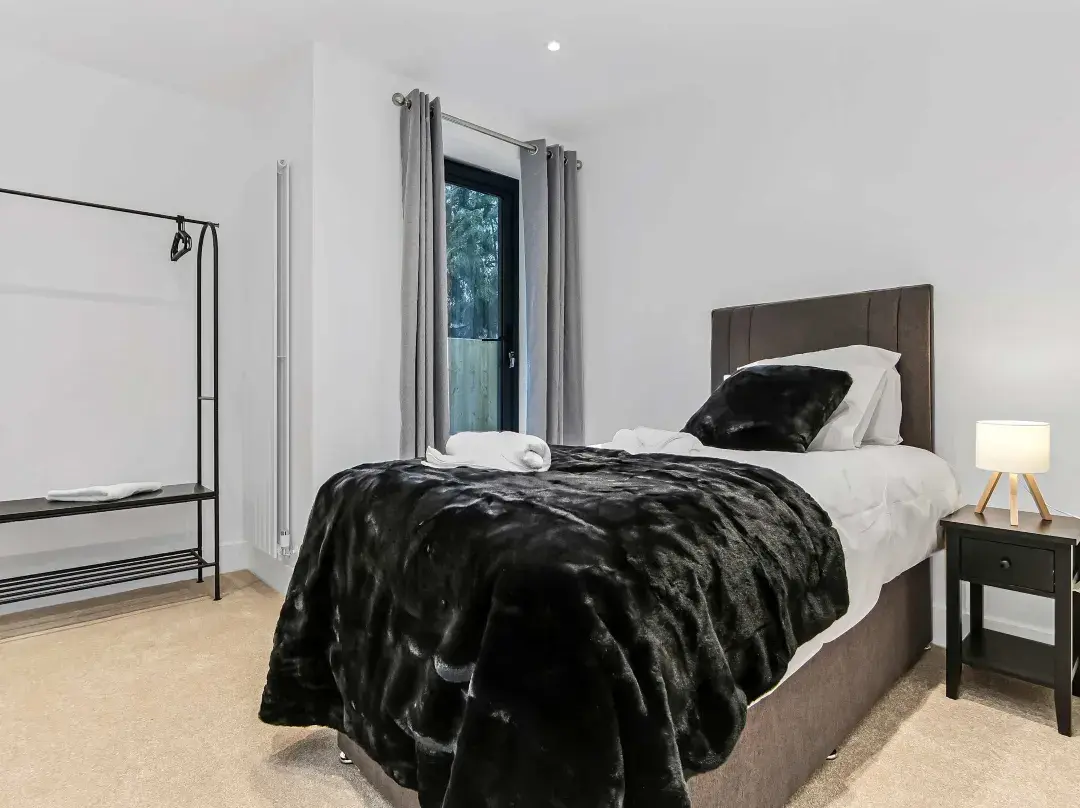 Modern 3 Bedroom Stay, Patio, East Croydon - Croydon
