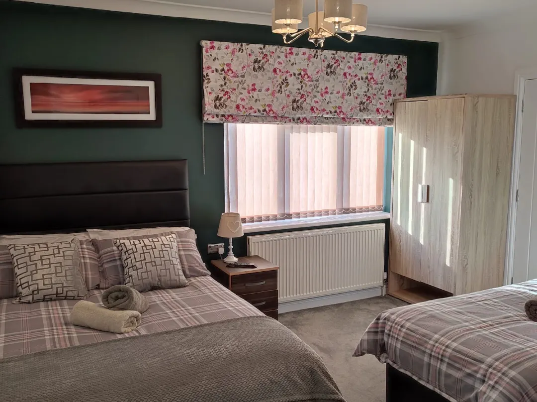 Family Room With Private Bathroom - Edgware